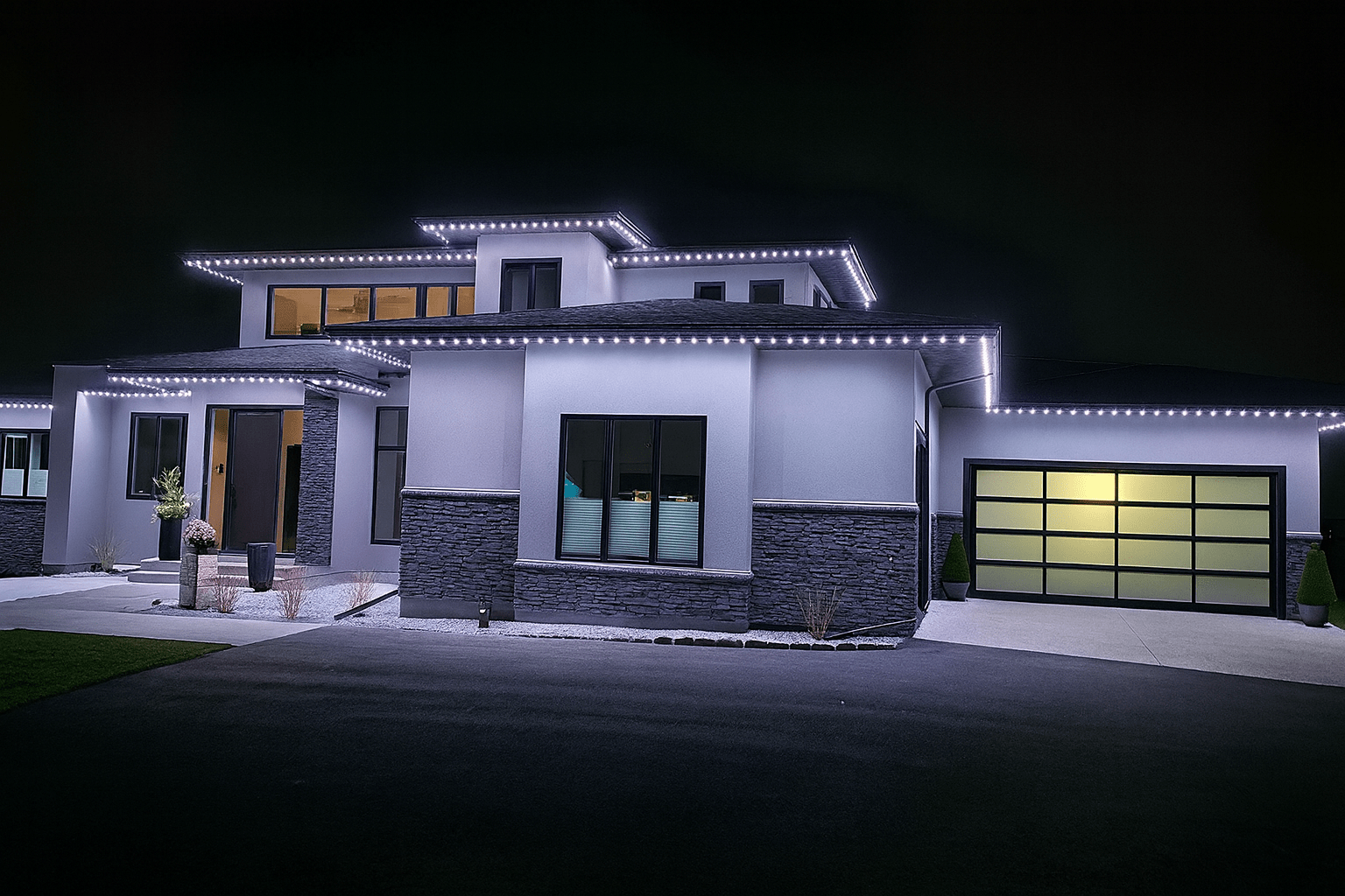 Permanent Outdoor LED Lighting Installation For Homes